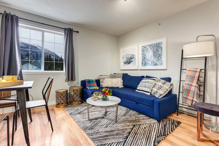 Delightful 2br Mountain Escape In Canmore - Alberta