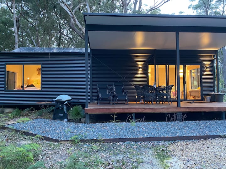 Camel Cottage - Luxe Getaway - Southern Highlands