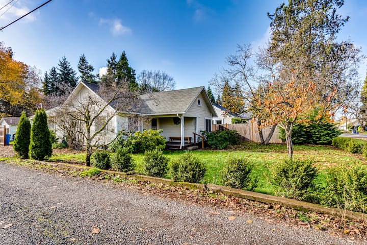 Gardner Cottage Est.1923- Part Of Eugene History - Eugene, OR