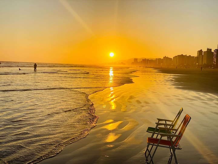 Apto Pertinho Da Praia Com Wi-fi(340 Mbps)/netflix - Praia Grande