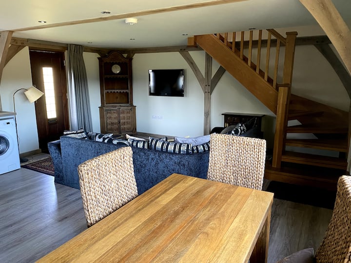 Charming Self-contained Annex In The Surrey Hills - Guildford
