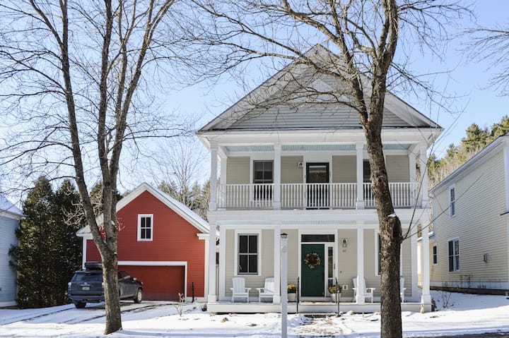 Northern Charmer Near Downtown Stowe - Stowe, VT