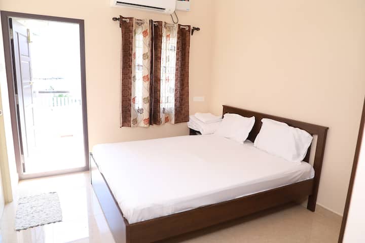 Sumithra Apartment (With 4 Bedrooms & 4 Bathrooms) - Puducherry