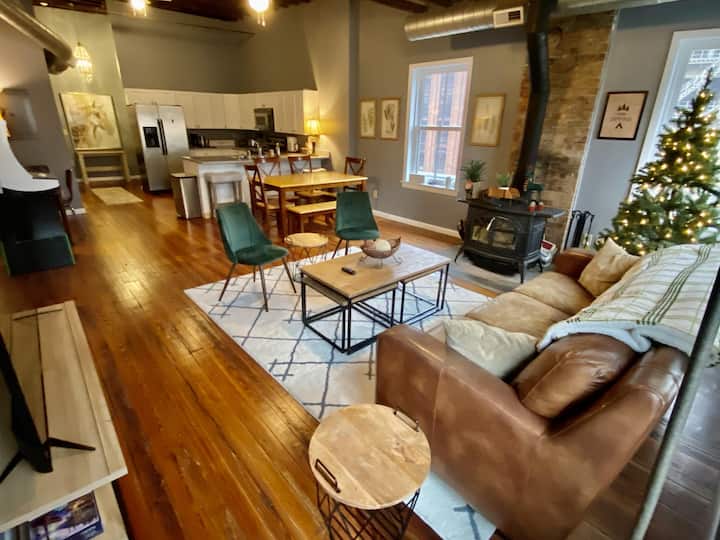 Aronoff Penthouse / Cozy Cabin In The City - Cincinnati, OH