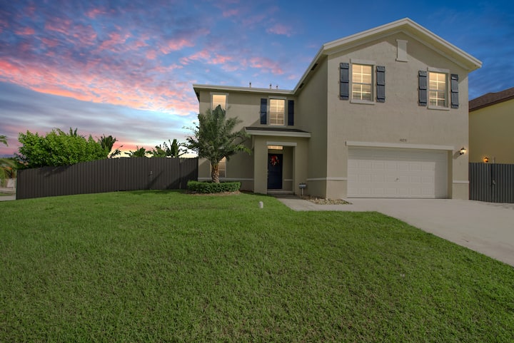 New Beautiful 4 Bedroom Home All Modern,huge! - Homestead, FL
