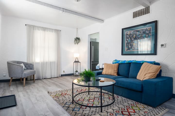 Clean & Bright Home On South Side - Muncie, IN