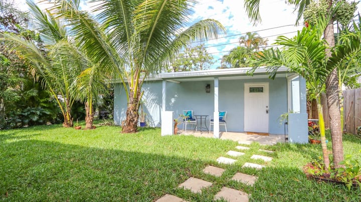 Palm Tree Paradise Guest House - West Palm Beach, FL