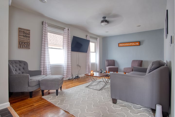 Private 2/3 Bedroom Close To All - Indianapolis, IN