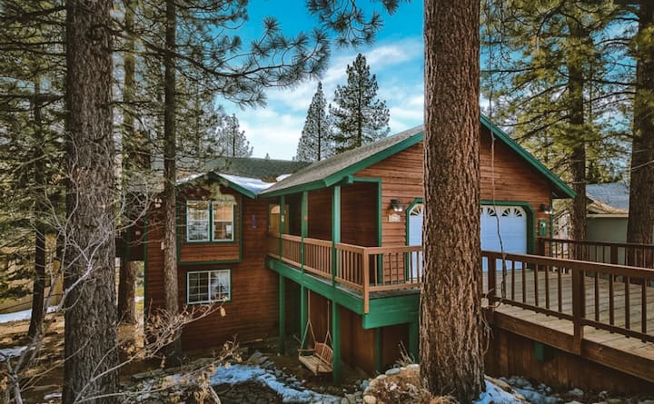 Cheerful 4-bedroom Home In South Lake Tahoe - サウス・レイク・タホ, CA