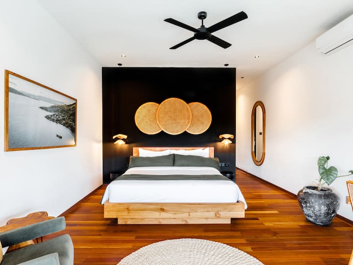 Luxury 4 Bed Mixed Dorm Ensuite - Canggu