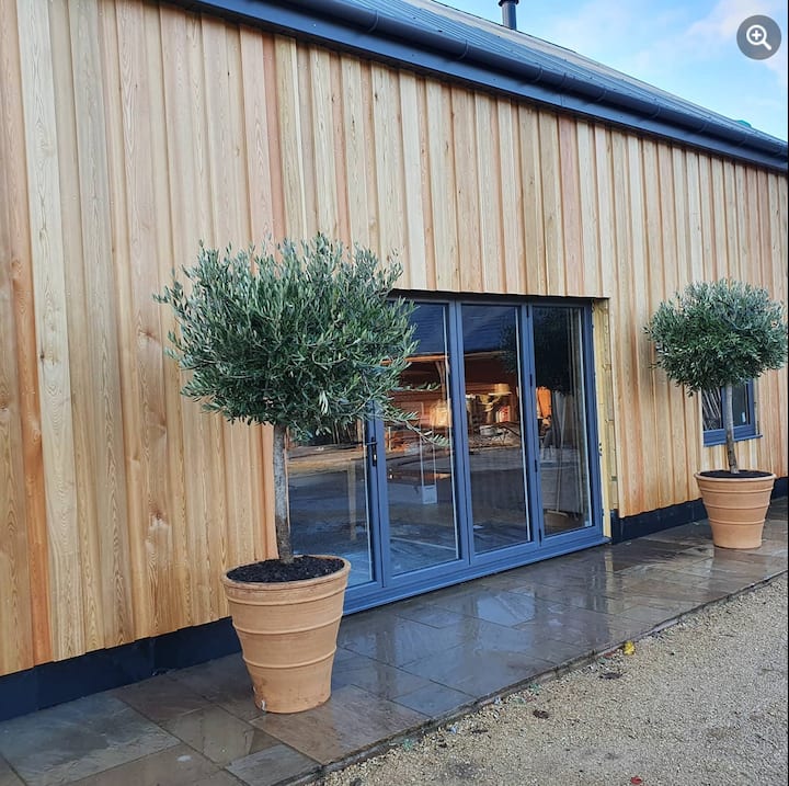 Stylish & Spacious Countryside Apt - 赫里福德