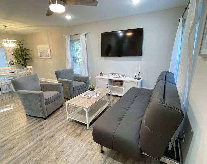 ☀Coastal Farmhouse☀ | Close To Beach | ♛Queen Beds - Myrtle Beach, SC