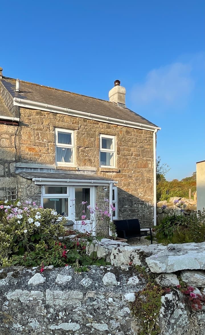 A Cosy Tin Miners Cottage Waiting To Welcome You - Saint Just