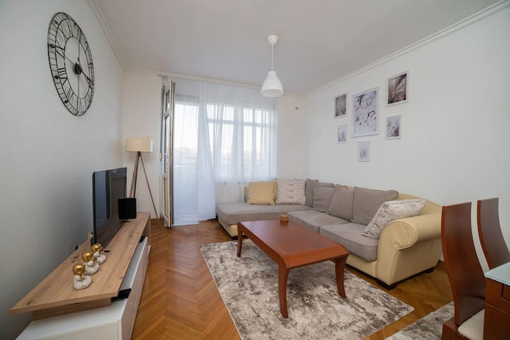 ČIst, Udoban I šArmantan Stan U Beogradu - Belgrado