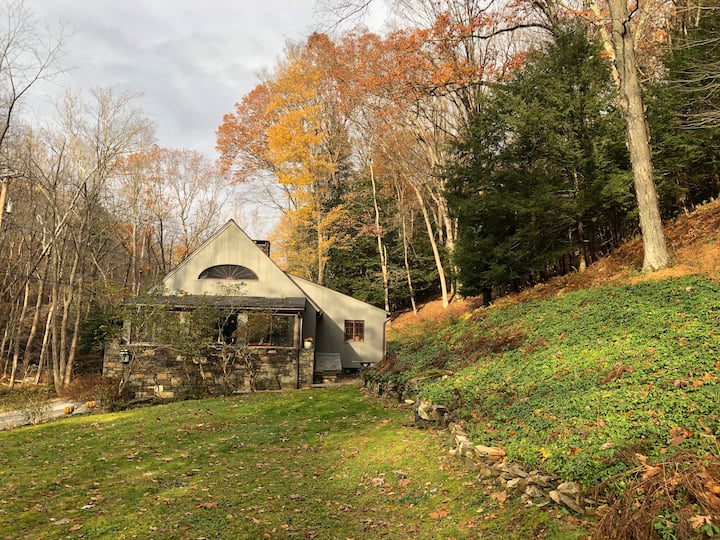 Pound Ridge Historic Cottage, 2 Beds, Furnished - New Canaan, CT