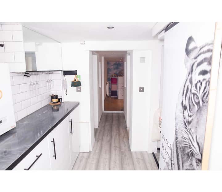 Unique Basement Flat With Own Outdoor Area. - Bournemouth