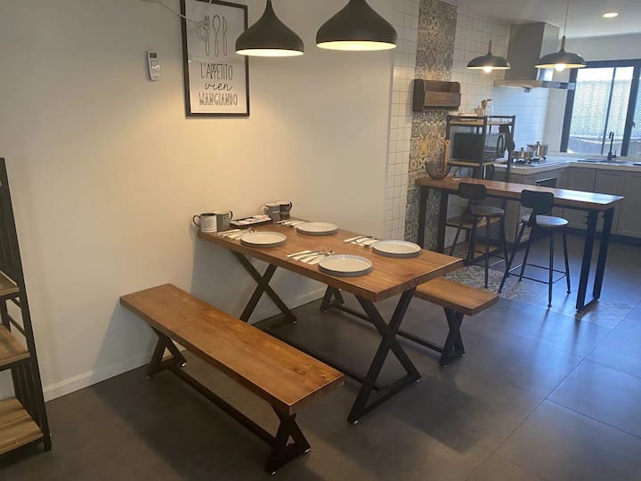 Nadi Fantasy Unit 2—2br · Kitchen · King Beds - Fidji