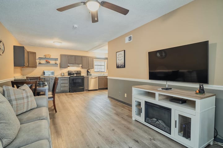 Location!  Private Hot Tub & 3,000 Game Multicade - Gatlinburg