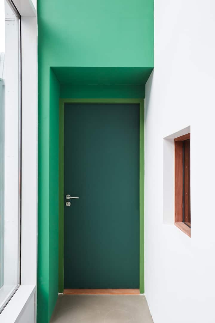 The Grass Is Greener In The Other Room - Rotterdam