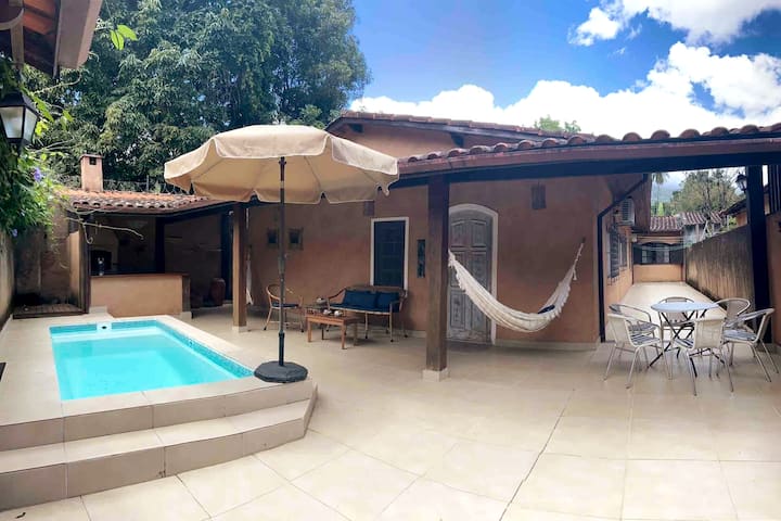 Confortável Com Ar, Piscina E 2 Vagas Na Garagem - Ilhabela