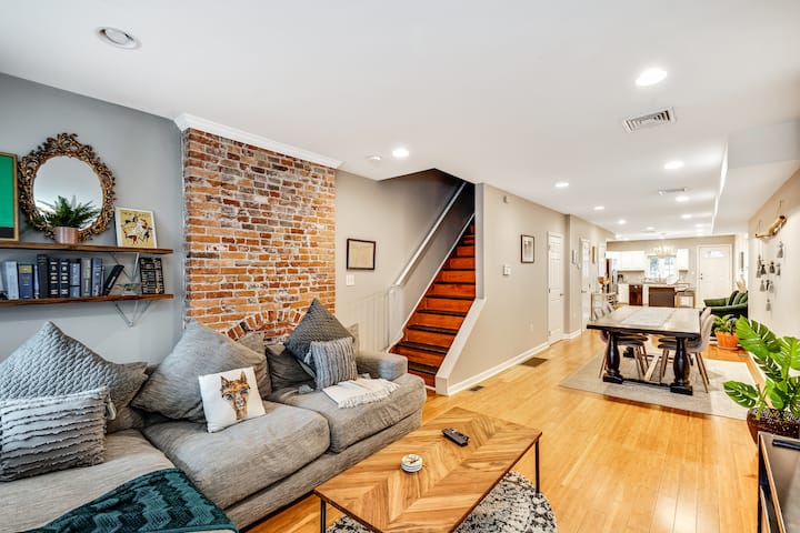 Beautiful Home W/2 Car Parking / Backyard + Grill - Philadelphia