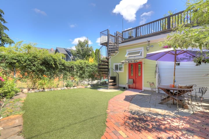 Adorable Studio Guesthouse W/shared Outdoor Space - 시애틀