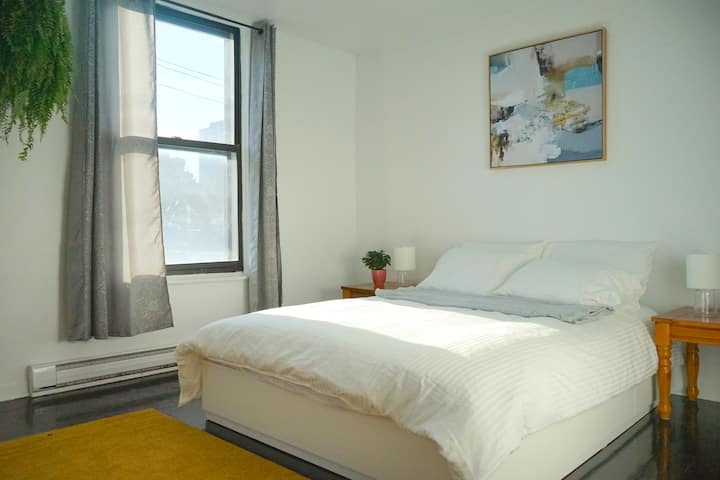 A Bright 2 Br Modern Apt For Rent In Dt Montreal. - Montreal
