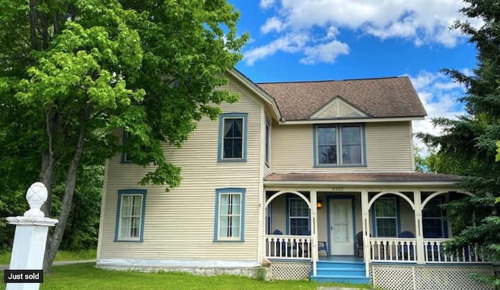 Miracle Hill Lodge: Spacious & Centrally Located. - Lake Placid, NY