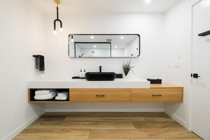 Loloma - Modern Luxury At Navaka House - ペンティクトン