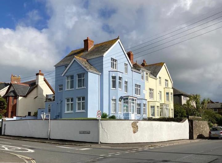 Central Bude, Bright And Spacious, Walk To Beach - Bude