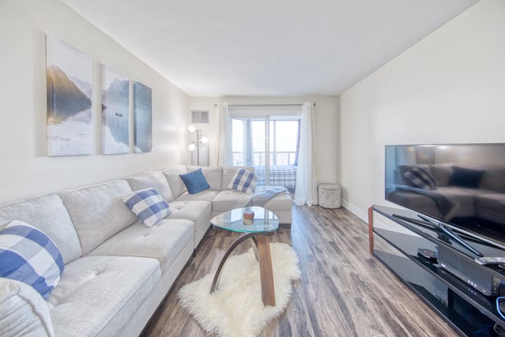 Luxorious Condo In Scarborough - Markham