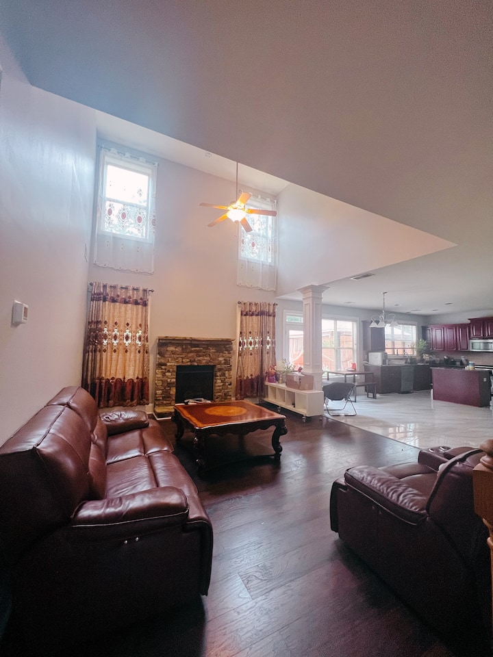Room In The First Floor Only For Female Guests - Buford, GA