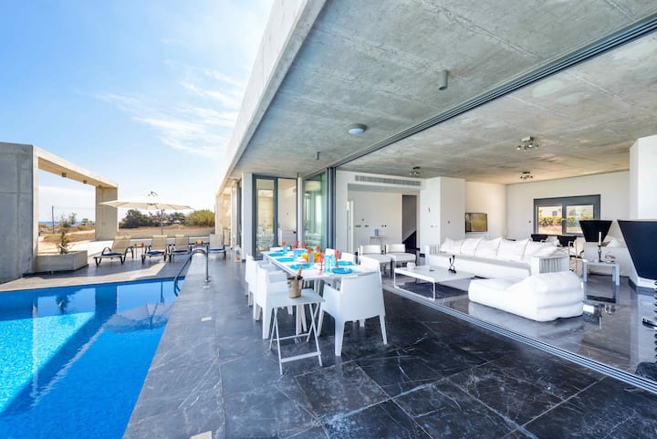 Luxury Villa By The Sea With Heated Pool - Agia Napa