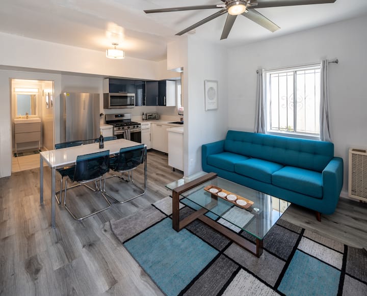 Venice Beach 2 Bedroom 10 Min Walk To The Beach ! - Culver City, CA