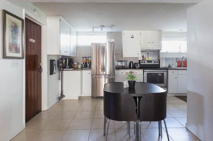 Large Private Bedroom Sw Seattle - Seattle, WA