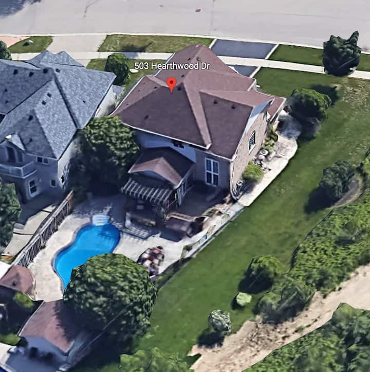 Comfortable 3 Bedroom Home With Pool And Hot Tub - Kitchener, ON, Canada