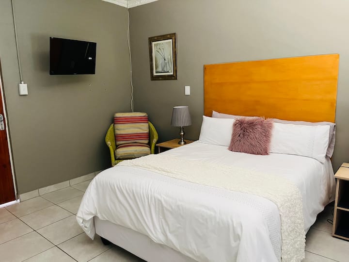 10 Handpicked Airbnb Vacation Rentals In Rustenburg, South Africa ...