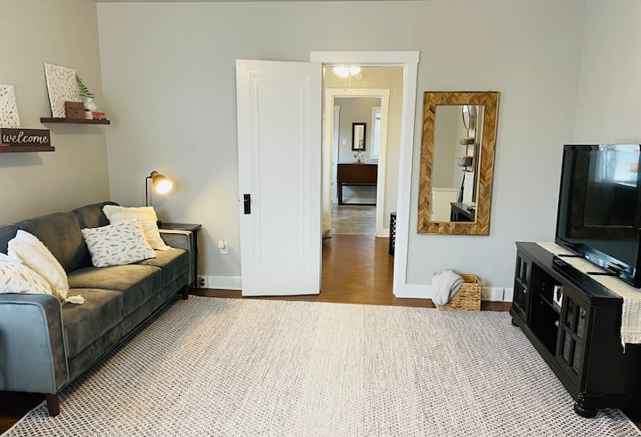 Lovely 1 Bedroom Fully Furnished Apartment - Elizabethtown, KY