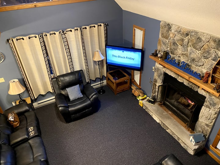 Visit Willow’s Place! All Season Pocono Retreat! - Lake Wallenpaupack, PA