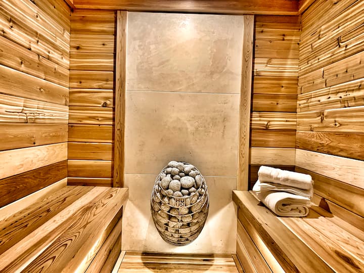 University | 2-br Scandi Suite – Near Ruh - Saskatoon