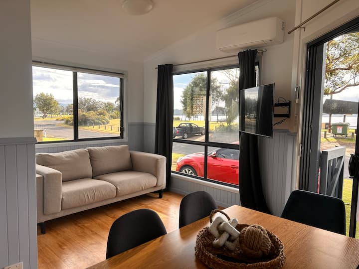 Waterfront Two Bedroom Cabin - Greenwell Point