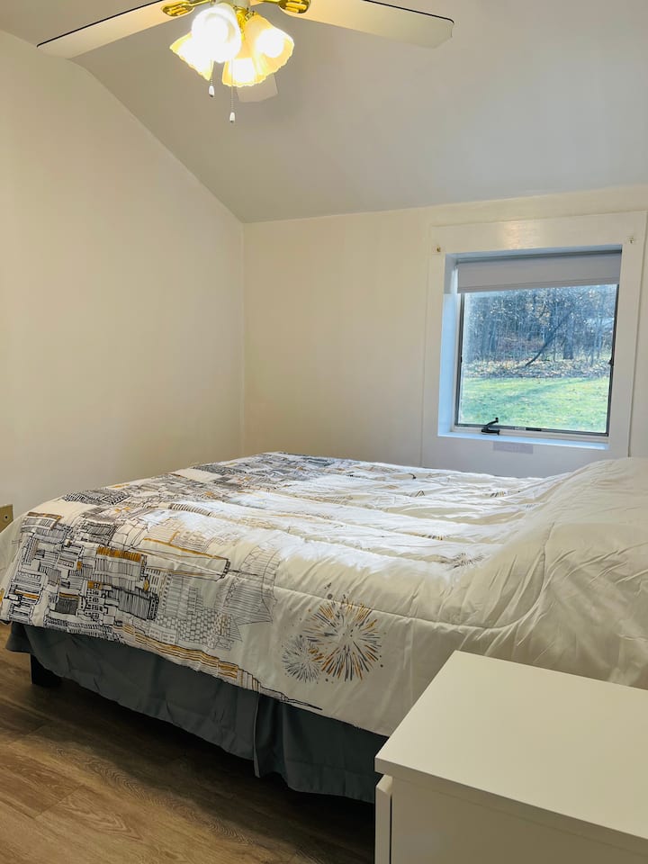 Unit 2 - Renovated, 3 Min To Mt, Central Location - Ludlow, VT