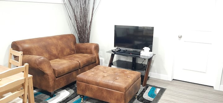 Esther's Place - 2 Bedroom Suite. - Saskatoon