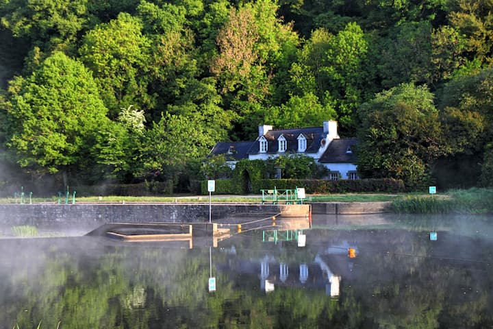 Chambre En Maison éClusière - Lit Double 1er éTage - Châteauneuf-du-Faou