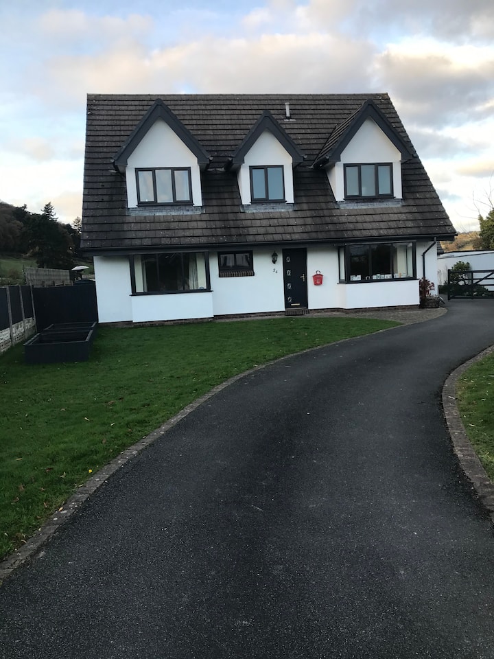 4 Bedroom Home In Country Setting With Hot Tub - Betws-y-Coed