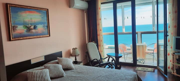 Marine Calm / 300° Sea & Lake View Apartment - Bourgas