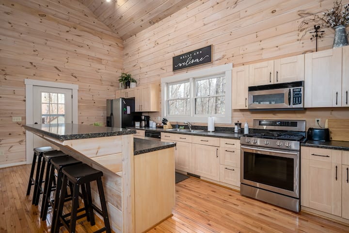 Coosawattee River Resort With Hot Tub And Fire Pit - Ellijay, GA