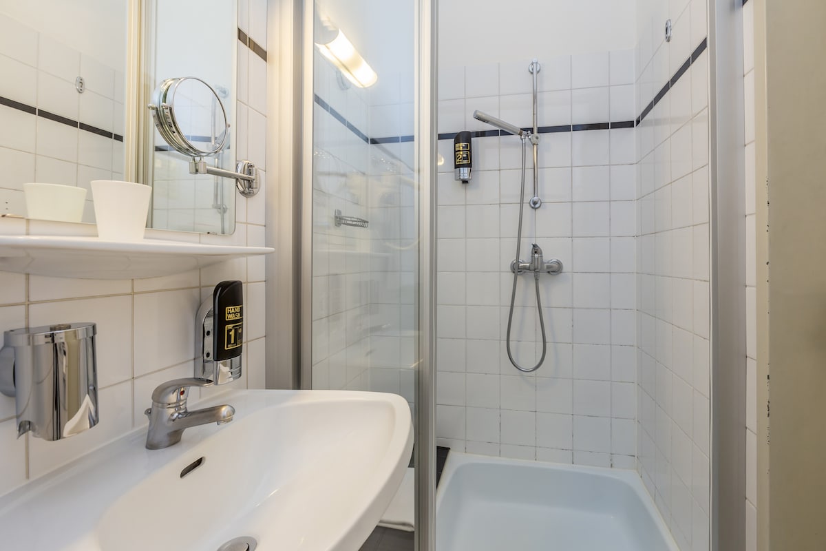 Double Room - Small | Hotel Graf Stadion - Boutique hotels for Rent in ...