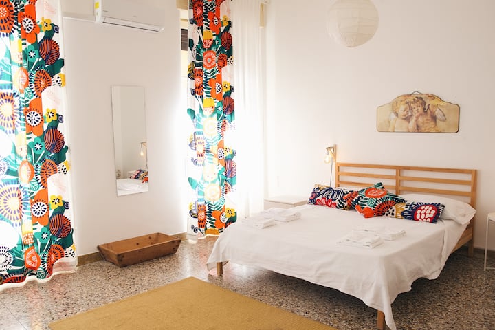 Yellow Room - Room In Apartment In The Center - Catania