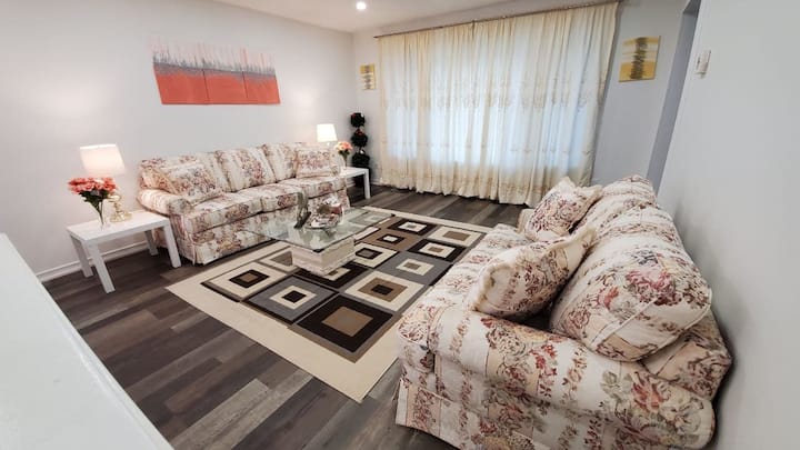 Detached House-renovated Private Room, Green Room - Oshawa